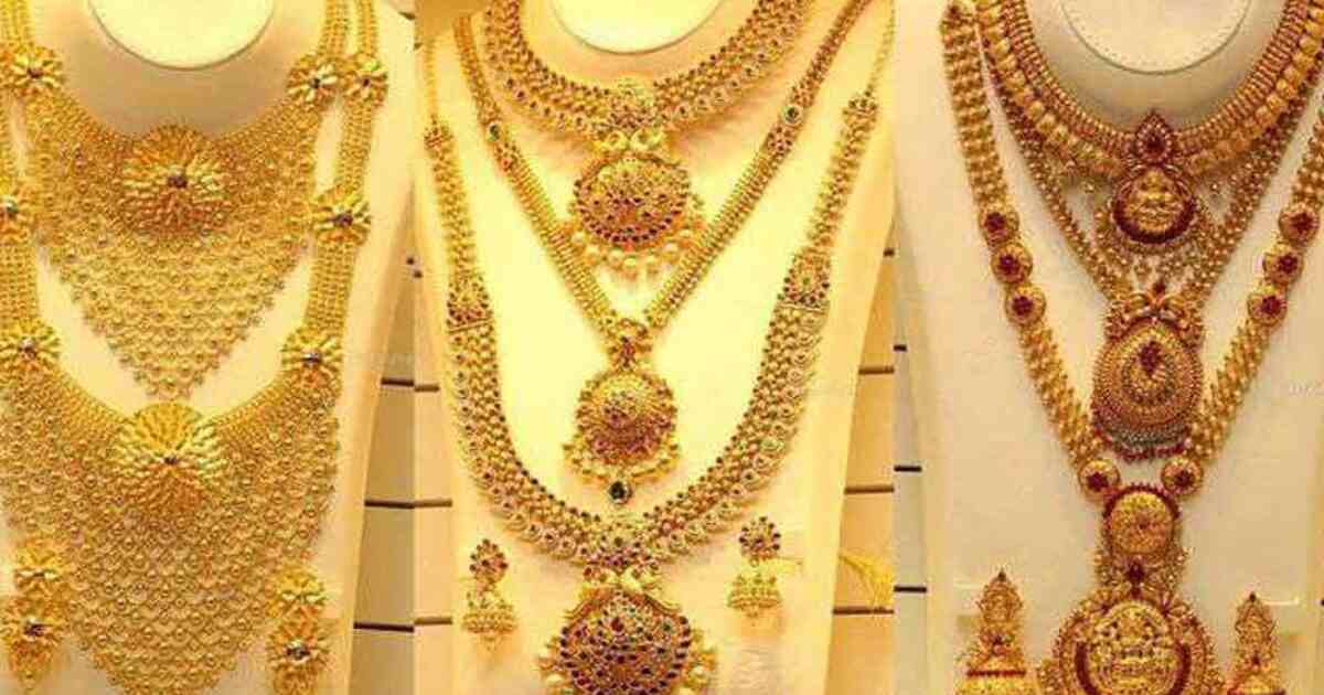Gold prices fall Rs 74 on stronger rupee