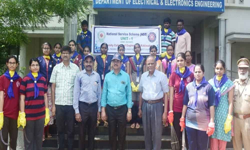 JNTUK students embark on Swachh Bharat campaign in Kakinada