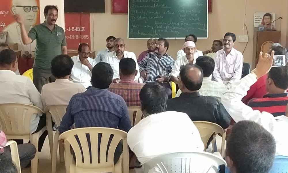 Centre of Indian Trade Unions extends support to RTC workers strike