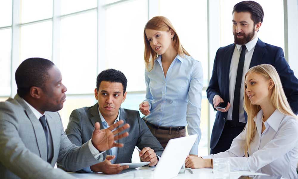 Business economists foresee a slowdown in US growth