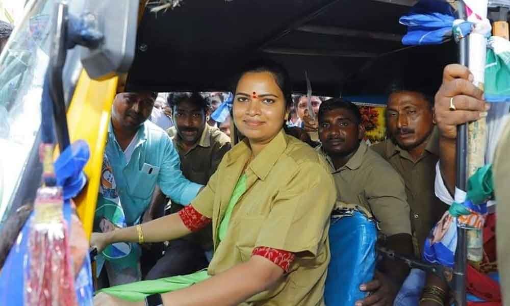 MLA Rajini takes part in auto drivers rally in Chilakaluripeta