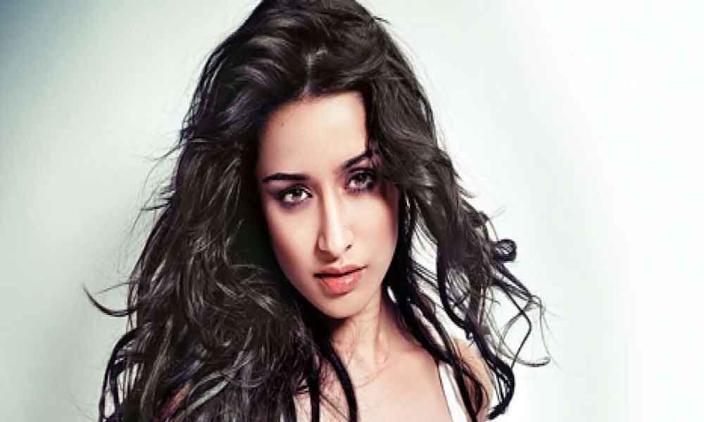 Shraddha awestruck with brother's song
