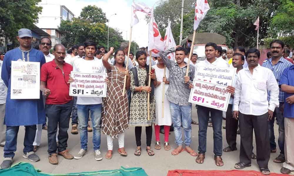 SFI protests at Kushaiguda depot