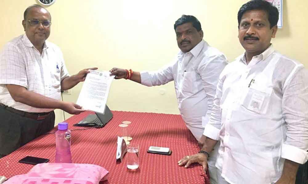 MLA Gudem Mahipal Reddy seeks CSR funds for local development