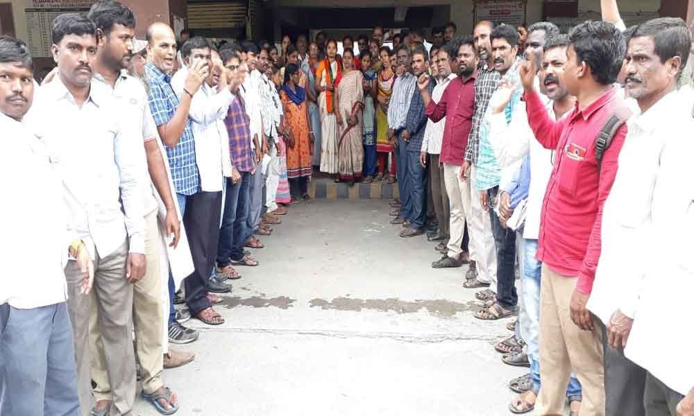 Corporator Pannala Kavya Harish Reddy joins RTC JAC protest