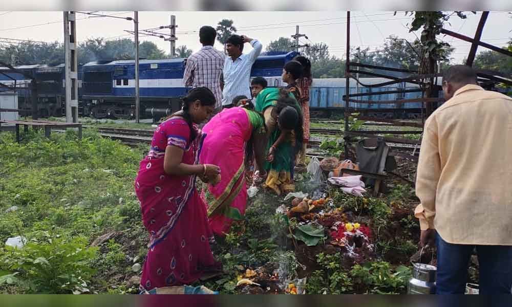 Vizag: Devotees find it hard to find snake-pits on Nagula Chavithi due ...