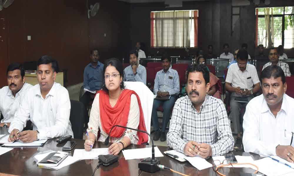 Officials told to solve Prajavani complaints