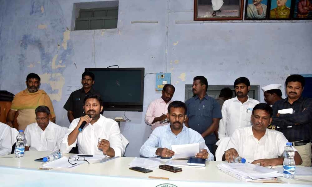 Speed up on going works - Kadapa MP Avinash Reddy