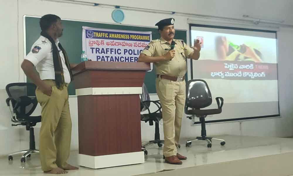 Cops sensitise medicos on traffic rules
