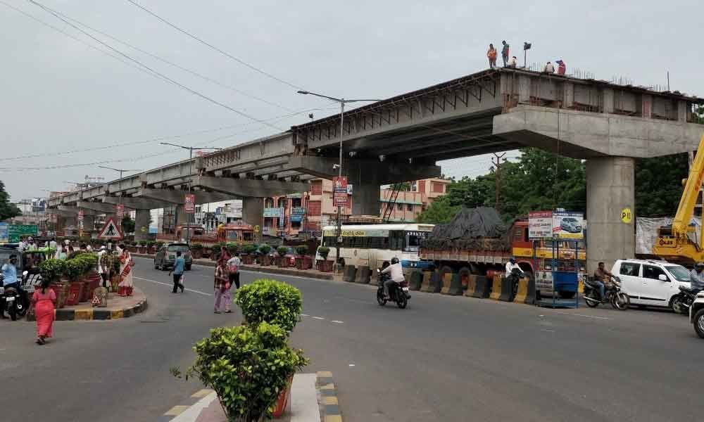 Vijayawada:Traffic to ease as Benz circle flyover nears completion
