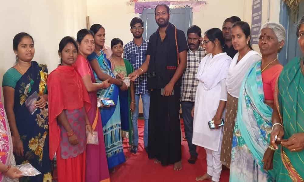 Vegetable seeds distributed in Toopran