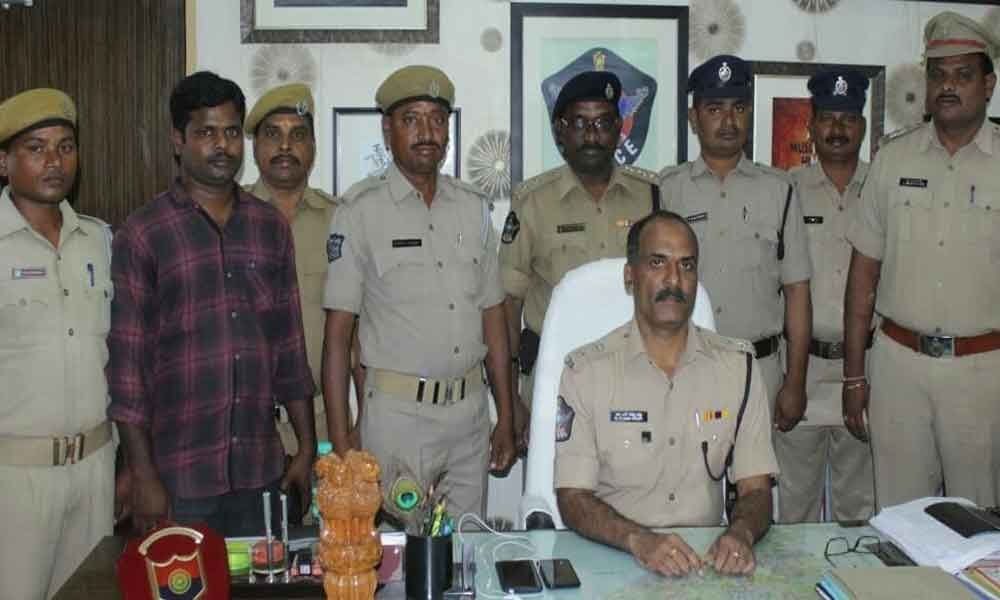 SP R N Ammi Reddy pats Veeragattam police in Srikakulam