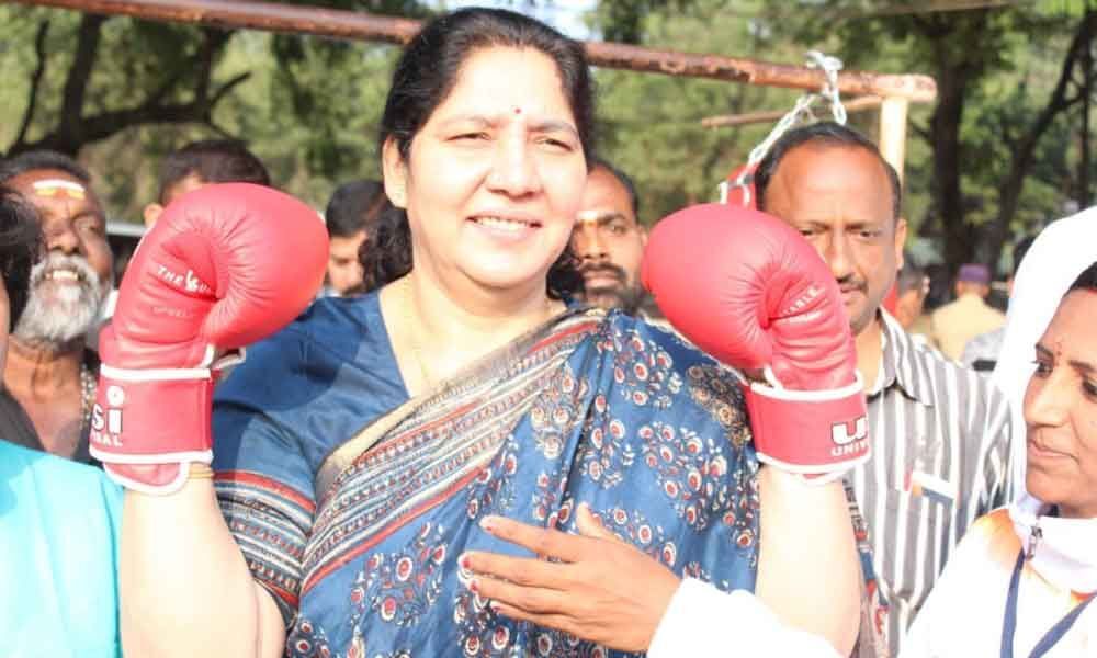 Negligence will not be tolerated: Minister Satyavathi Rathod in Mahabubabad