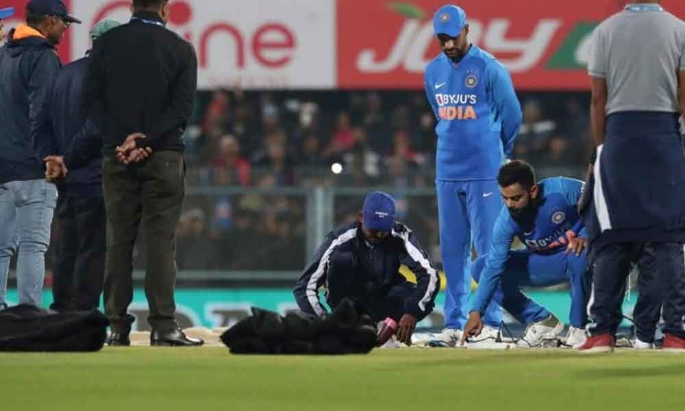 1st T20 tie between India-Lanka called off due to damp pitch