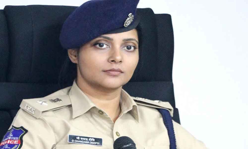 SP Deepthi Chandana urges children to play with kites safely