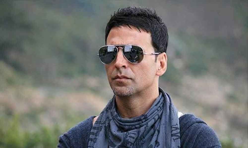 Akshay fans trend '29 years of Akkiwood'