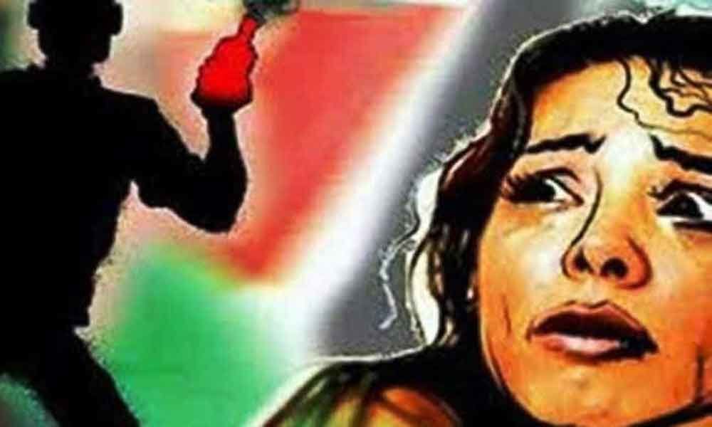 Hyderabad: Man booked for threatening to throw acid on woman
