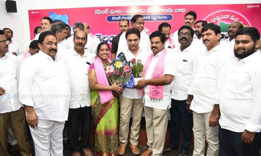 Khammam: Sathupally civic chief promises to solve the drinking water issue