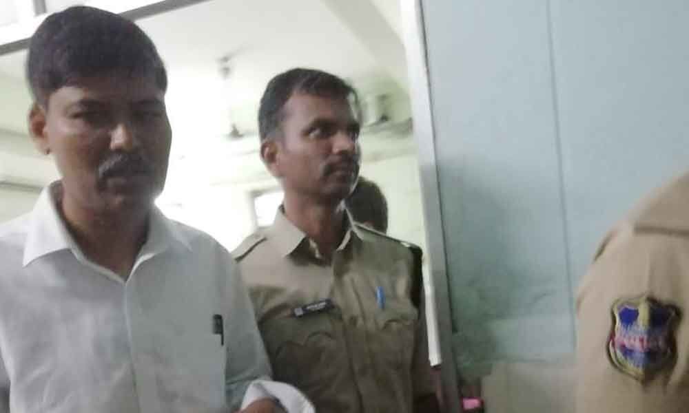 Warangal: Prof Kaseem falls unconscious in court