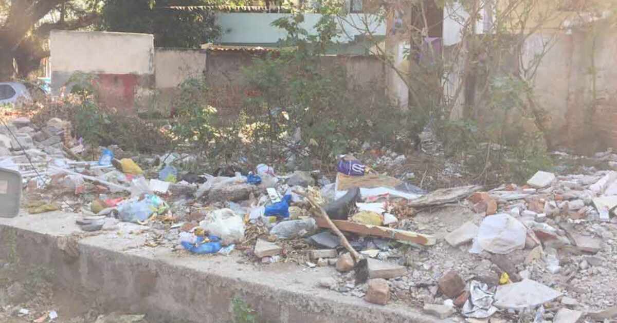 Hyderabad: Garbage piles up near station in Begumpet