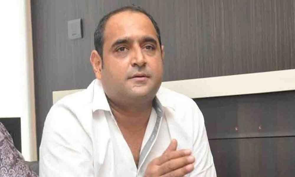 Popular director to turn web-series director?