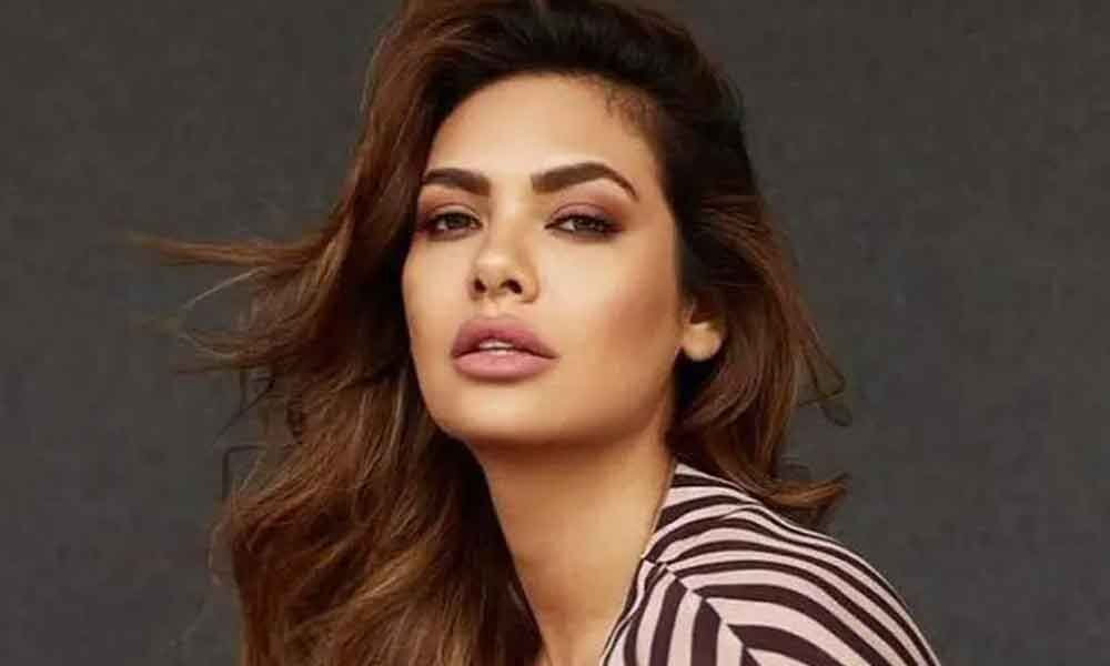 Esha Gupta makes her digital debut