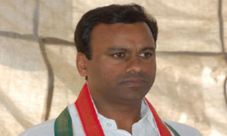 Congress MLA Komatireddy Rajagopal Reddy raises pitch for extending ...