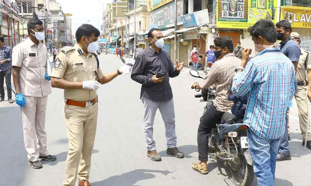Tirupati: SP A Ramesh Reddy asked people to Wear masks, maintain social ...