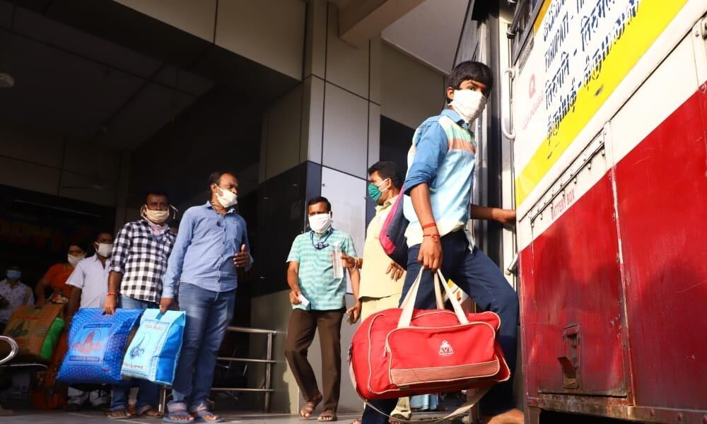 APSRTC resumes its services across the state from early in the morning