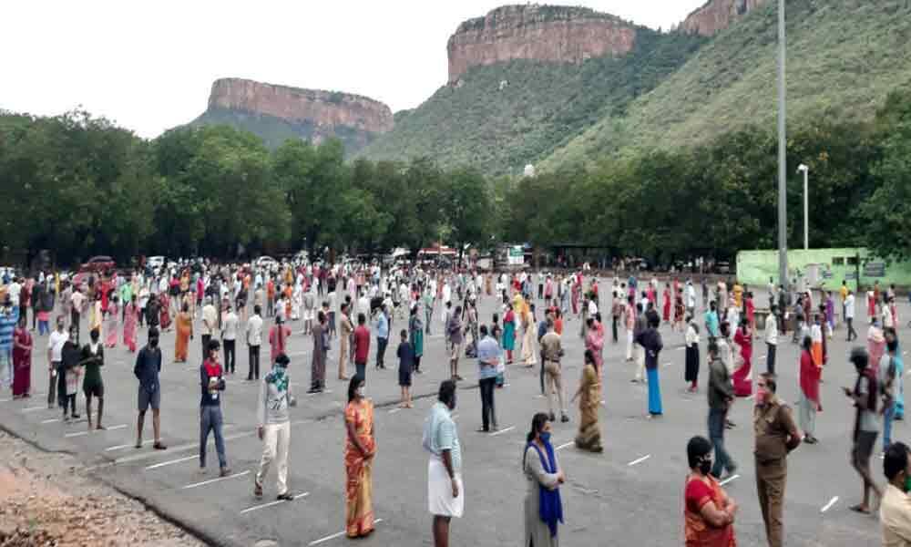 Devotees seen in long queue lines at TTD counters for Darshan tokens