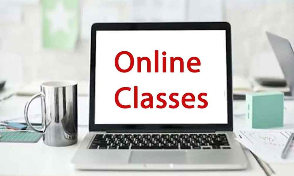 Online classes stressing pupils' eyes; Karnataka government acts