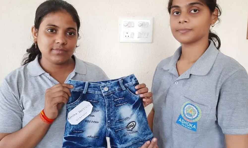 Smart-tracker uniform: The children's 'bodyguard'