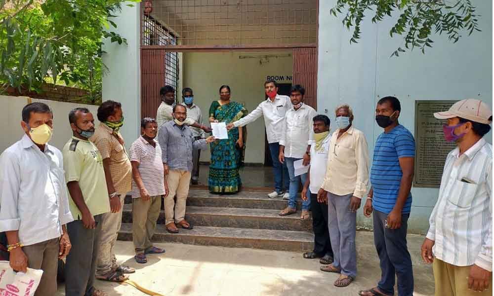 Ranga Reddy: Various unions demand government to solve problems of workers