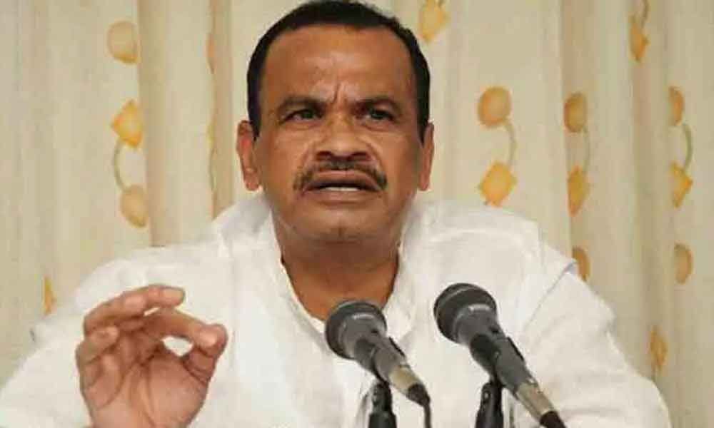 Komatireddy Venkat Reddy files plea against new LRS in High Court