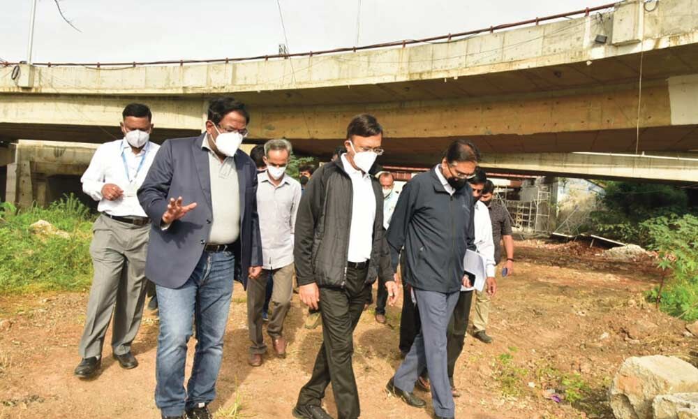 BBMP chief N Manjunatha Prasad reviews works on delayed 8-lane corridor ...
