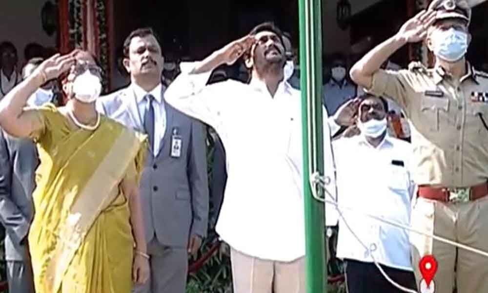Andhra Pradesh State Formation Day: YS Jagan hoists national flag ...