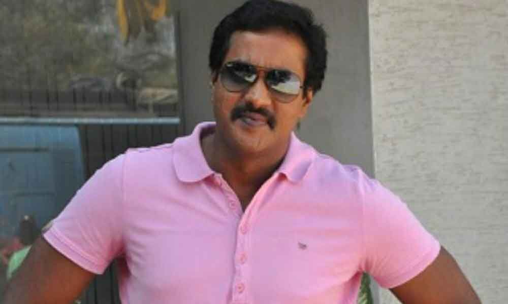 Sunil to become a hero again