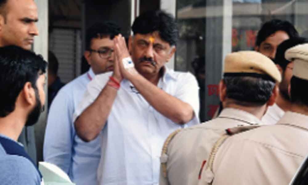 Shivakumar appears before CBI in DA case