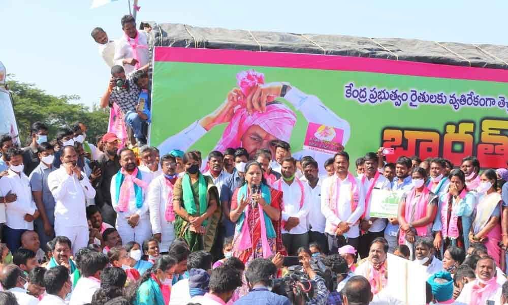 Kamareddy: MLC Kavitha calls for 'One Nation, One Market, One MSP'