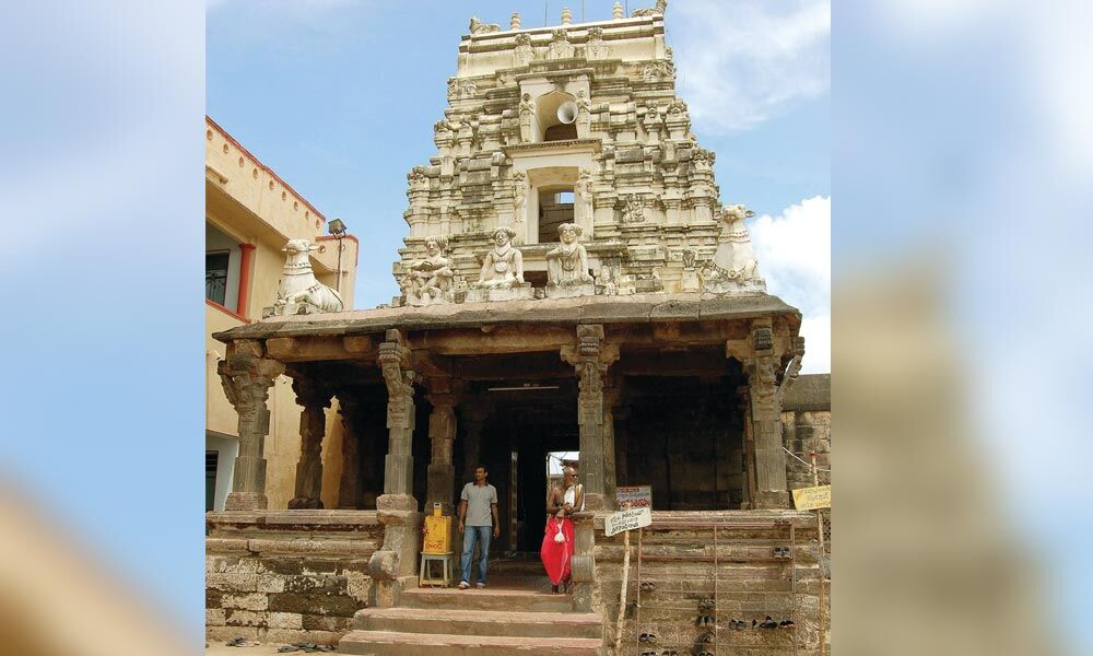 Rajamahendravaram: Srungara Vallabha Swamy temple attracts devotees for ...