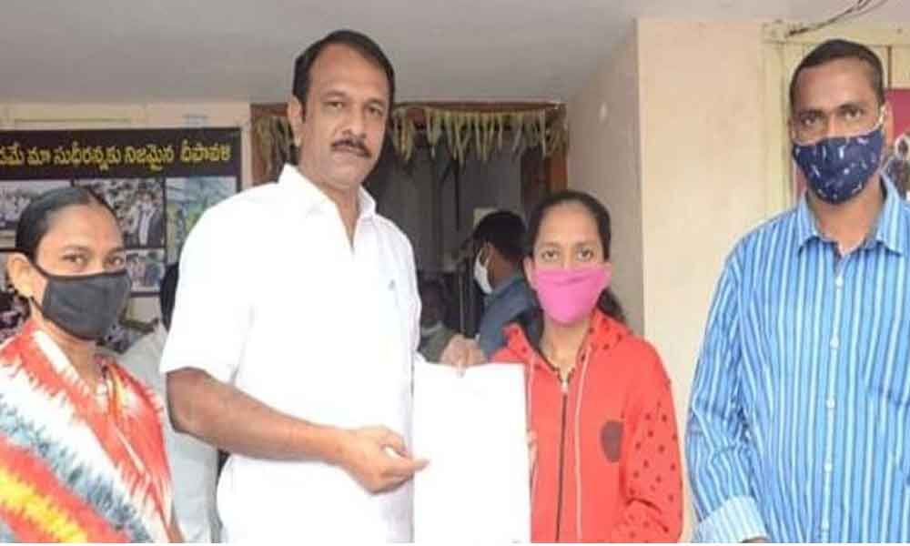 Hyderabad: MLA Devireddy Sudheer Reddy hands over CMRF cheque