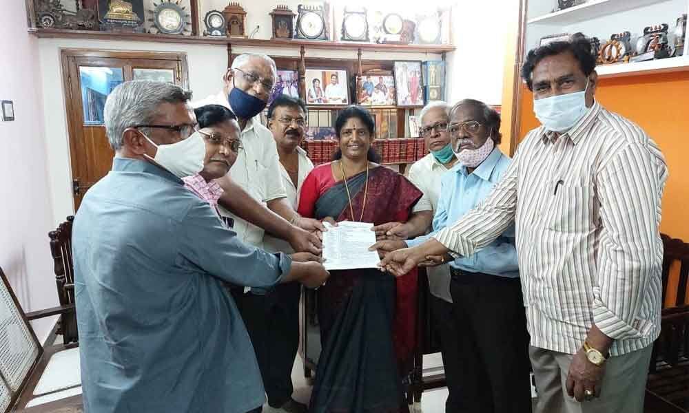 Kakinada: Retired bank staff seeks family pension