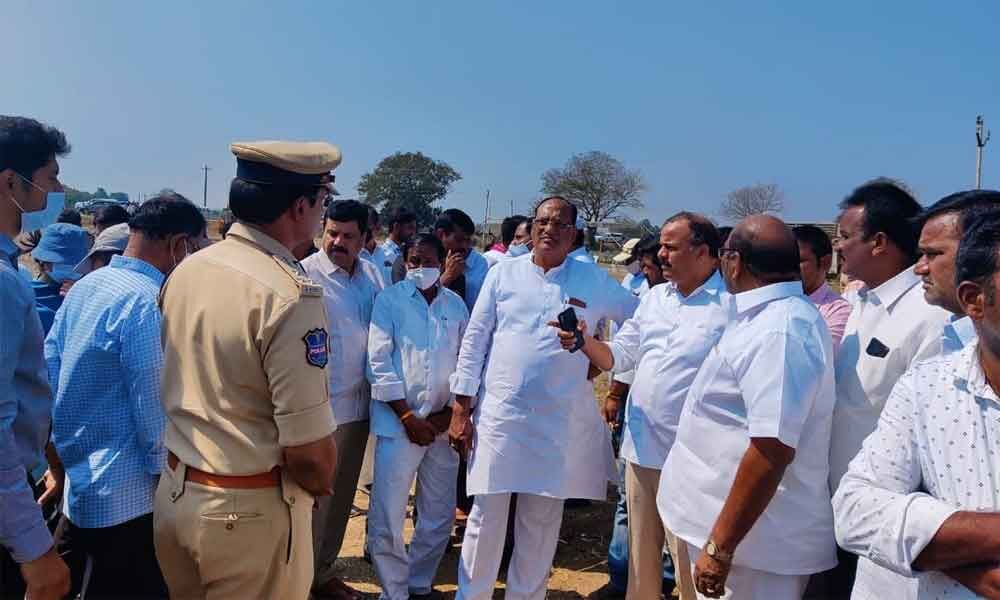 Gutha Sukender Reddy inspects arrangements of KCR's tour