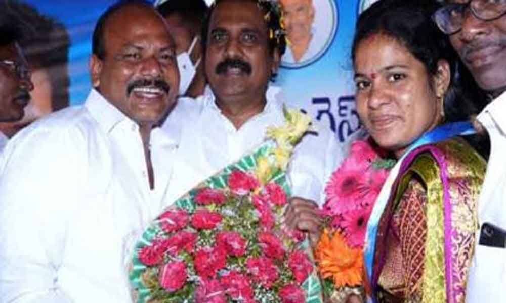 Andhra Pradesh: Village Volunteer in Gorripudu panchayat of East ...