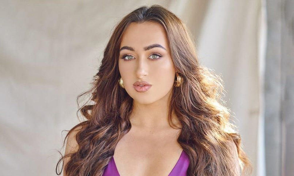 Grace Rhodes wishes to play item girl roles