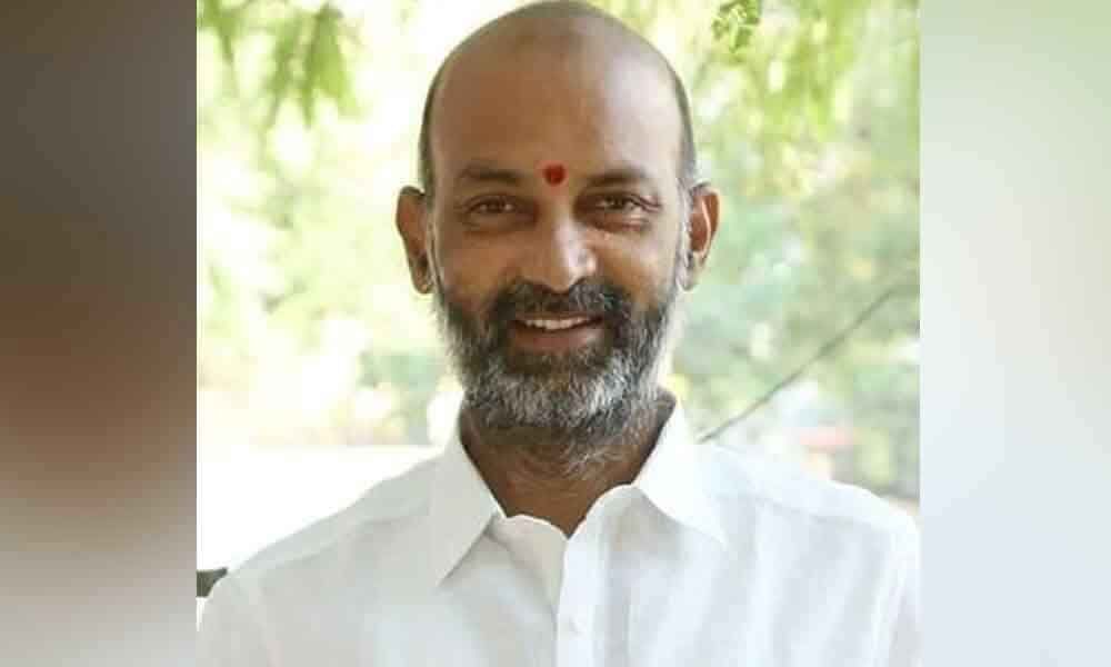 Teachers' pens to turn guns against TRS, claims Bandi Sanjay Kumar