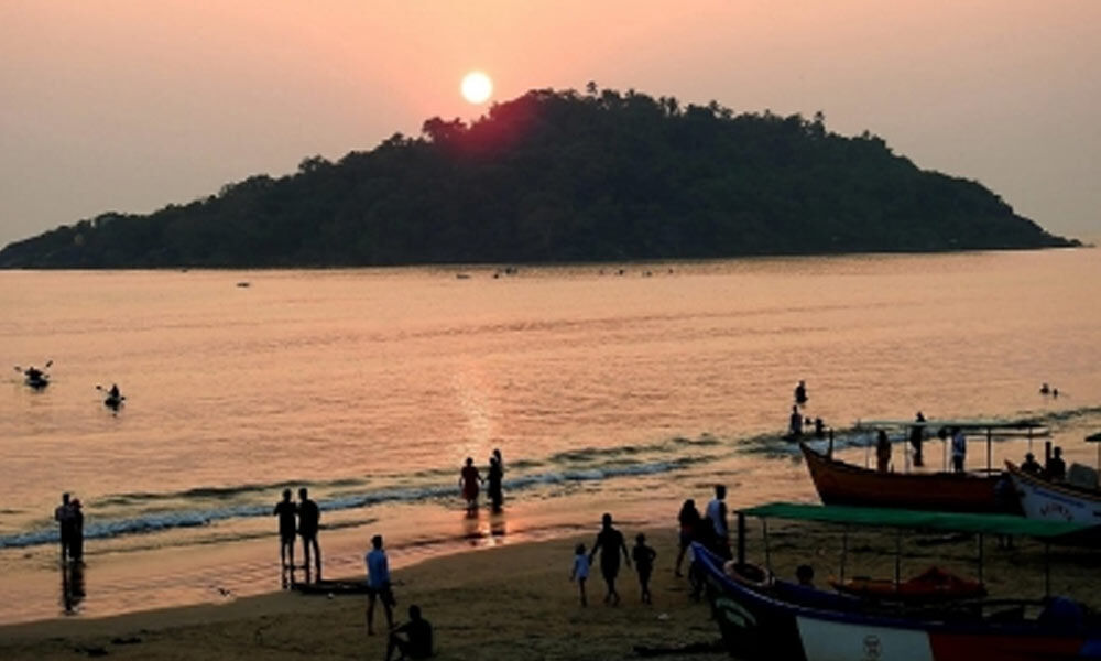 Goa beach rave party busted, 5 detained