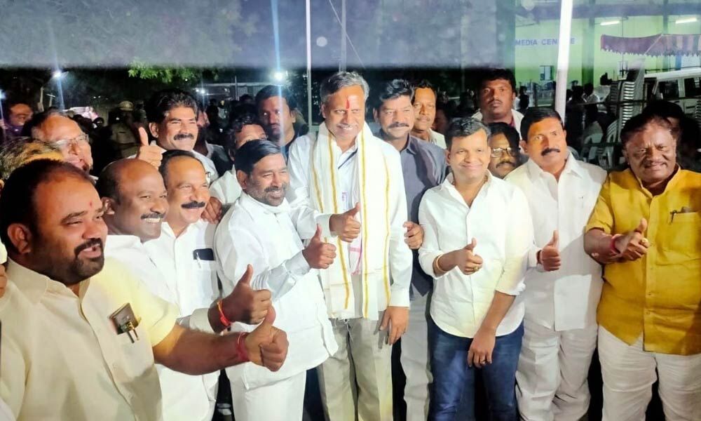 Palla Rajeshwar Reddy dedicates his victory to CM KCR