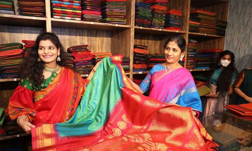Fashionista: Beauty of handlooms