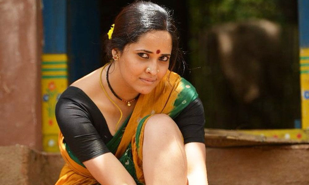 Anasuya joins 'Pushpa' sets; shares her happiness through social media